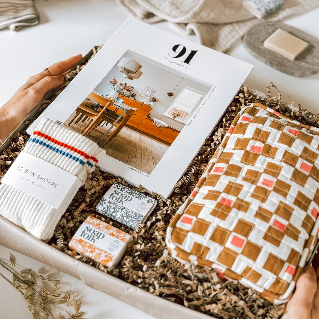 Heidi Gift Box, Travel Gift Box, Holiday Gifts, Travel Essentials – byFoke